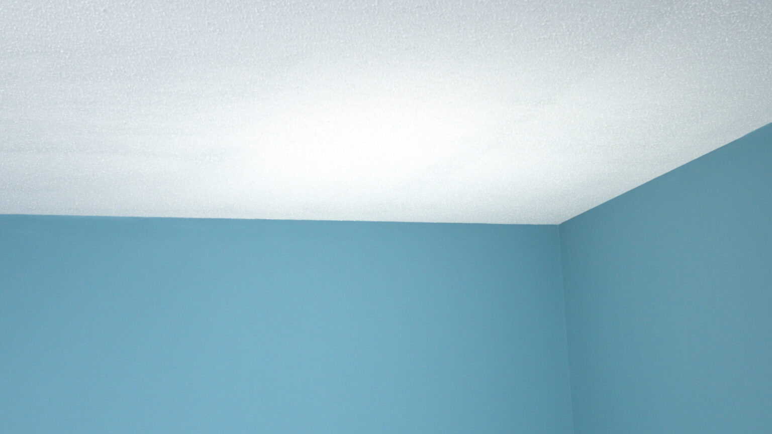 How to paint Smooth & Textured Ceilings - Wagner SprayTech