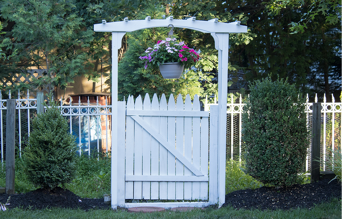 How to Paint a Wooden Arbor - Wagner SprayTech